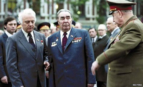 Eduard Shevardnadze: Controversial legacy to Georgia - BBC News