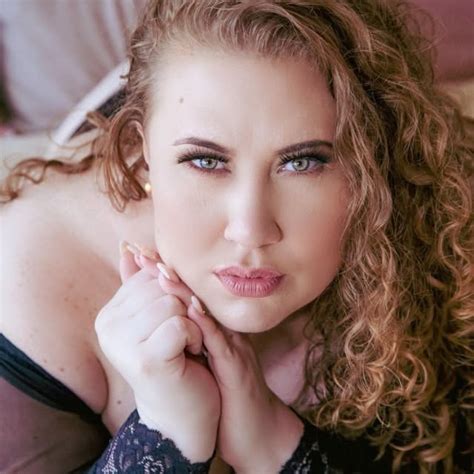 Helen Emboava Helen Emboava On Threads