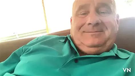 被束缚的胖乎乎的wes忍受来自dom Matt的挠痒痒折磨 Xhamster