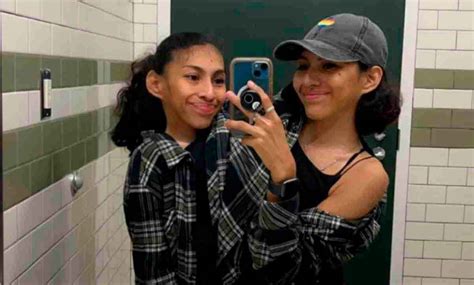 Siamese Twins Show On Social Media What Its Like To Share The Same Body Tudo Do Bem