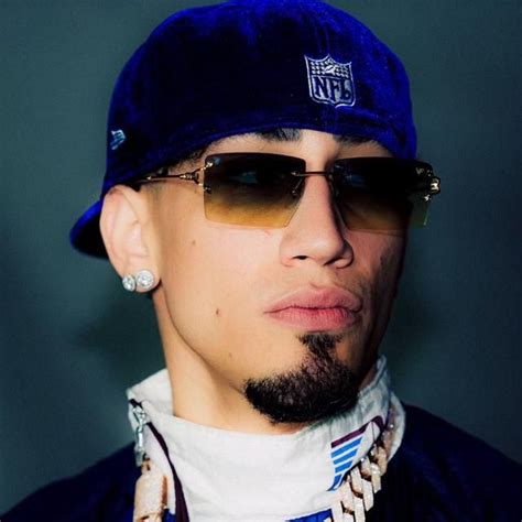 SERIO CON ESE Q (PART. ANUEL AA) - Omar Courtz - LETRAS.COM
