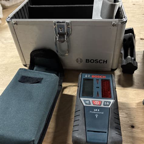Yahooオークション ボッシュ レーザー墨出し器 Gll3 80p