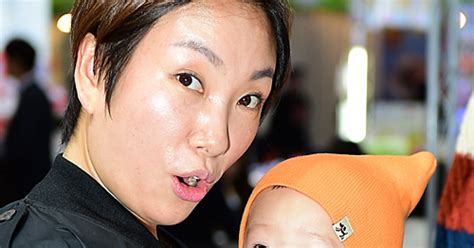 [포토엔]정경미 아들 윤준과 나들이 너무 닮아서 붕어빵