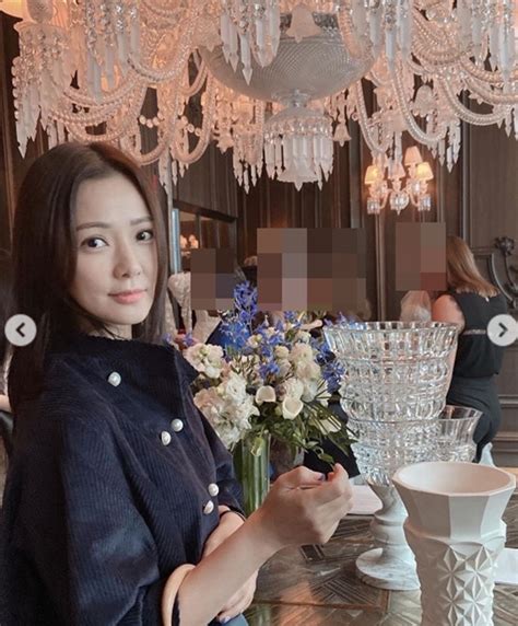 ‘권상우♥ 손태영 한국 떠나 다시 뉴욕…명품 가방 들고 패션위크 참석 뉴스인코리아