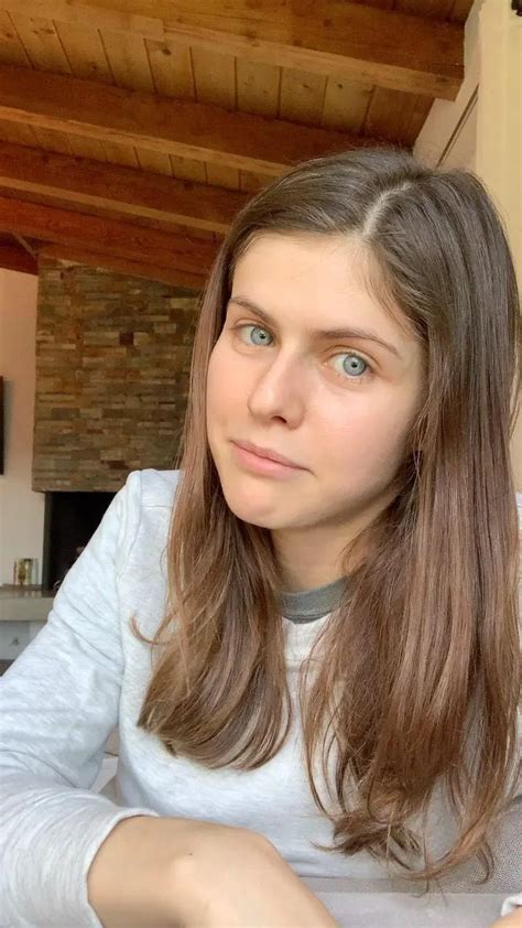 Alexandra Daddario Scrolller