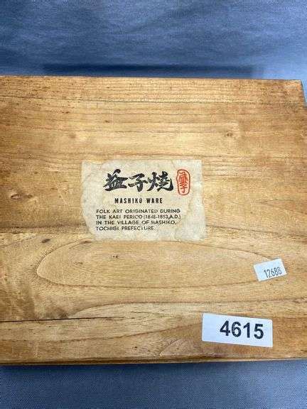 Japanese Mashiko Ware Pottery In Box Dixons Auction At Crumpton