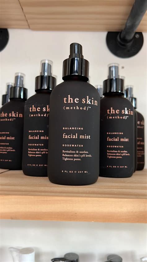 The Skin Method ™ Balancing Facial Mist Rose Water Wluxwater