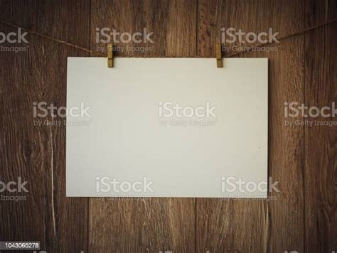 빈 나무 배경에 텍스트에 대 한 Clothespins에 편지입니다 빈티지 나무 텍스처입니다 여유 공간입니다 공간 복사 시골집에 대한 스톡 사진 및 기타 이미지 Istock