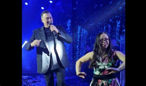 Λώξη Η πρώτη Ελληνίδα επαγγελματίας ηθοποιός με σύνδρομο Down χόρεψε με την ψυχή της στο Νίκο