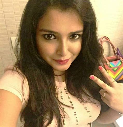 Bhojpuri Actress Amarpali Dubeys Photo Gallary 11 Photos Misskalpana