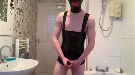 Amateur Bisexual Rubber Fetish Gimp Babe Puts On Show Free Porn Videos YouPornGay