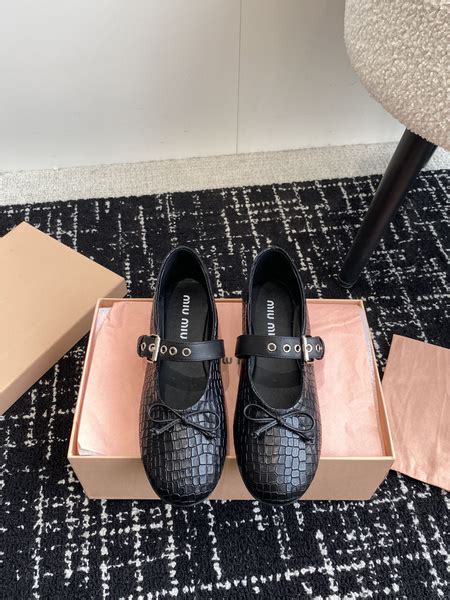 Балетки Miu Miu купить с доставкой по выгодным ценам в интернет магазине Ozon 1530319796