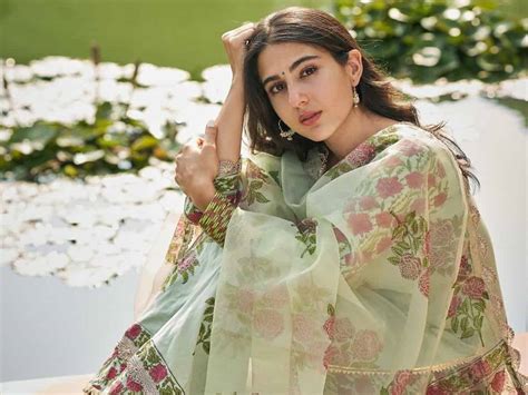 Its Official Sara Ali Khan Is Dating