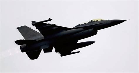 По тенковите Украина бара авиони од западните земји реагираат САД