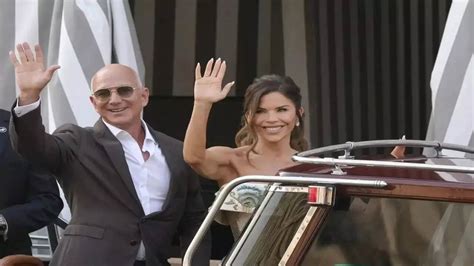 Jeff Bezos Made 735 Million Off Wall Street During His Wedding But