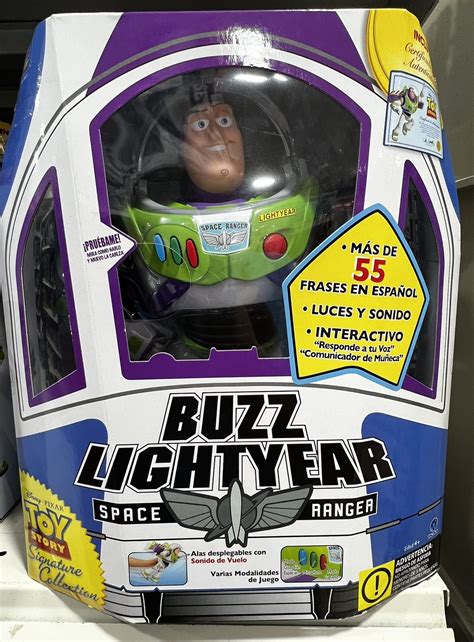 Toy Story Signature Collection Buzz Lightyear