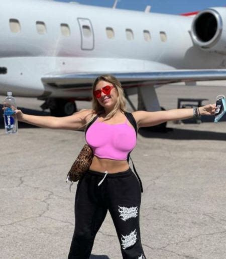 Is Podcaster Annie Lederman Single Or Dating Anyone