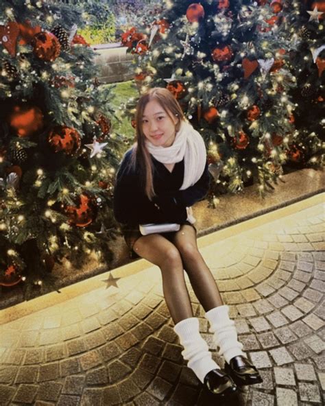 Photo Gallery สาวเรือมังกรรูดซิบโชว์บิกินี กลายเป็นไวรัลเทศกาลไหว้บะจ่างฮ่องกง