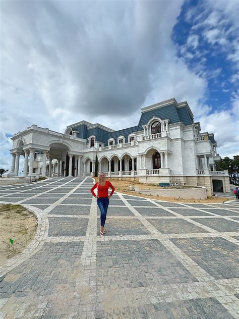 ‘queen Of Versailles Jackie Siegel Reveals First Look