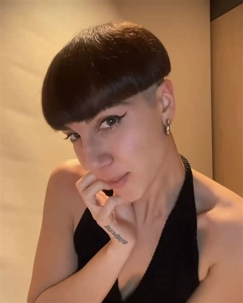710 Womens Bowl Cuts Ideas In 2025 Bowl Cut Hair Cuts Short Hair