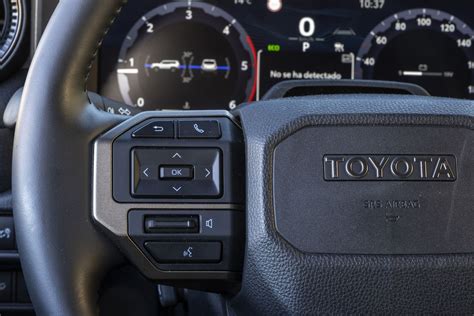 Fotos Del Toyota Land Cruiser Vs Jeep Wrangler 4xe Rubicon