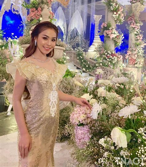 តារាល្បីៗច្រើនដួងពាក់គ្រឿងពេជ្រតម្លៃរាប់ម៉ឺនដុល្លារ ថ្ងៃមង្គលការ ឱក សុគន្ធកញ្ញា Tnaot