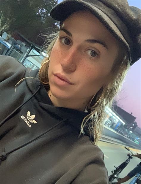 My Sunny Kissed Face Waiting For The Train 🚂 About To Get Home 💗 R Faces