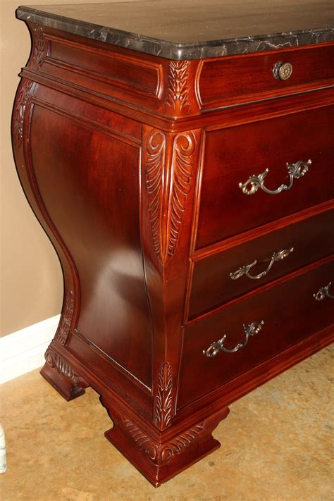 Bombay Chest Foter
