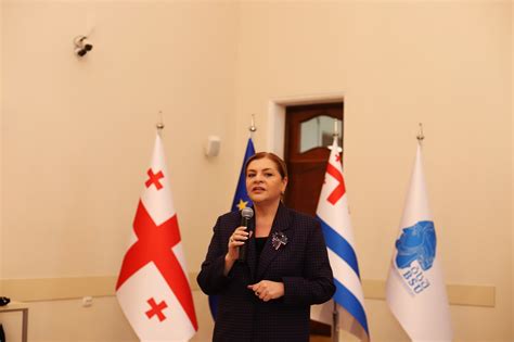 👩‍⚖ ბათუმის შოთა რუსთაველის სახელმწიფო უნივერსიტეტისა და გრიგოლ რობაქიძის უნივერსიტეტის 100 ზე