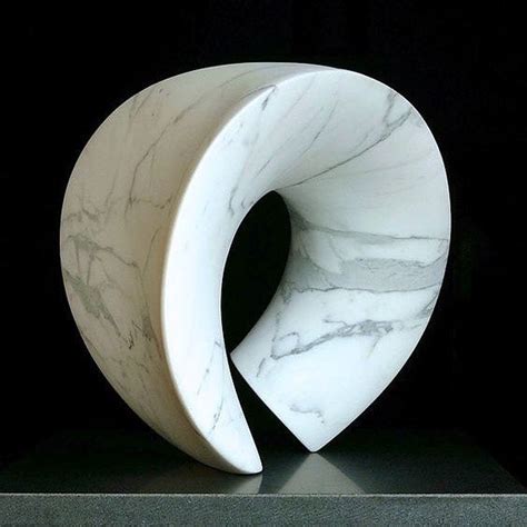 Sculpture By Anouk Marcelis⠀ Artist Maker Craft Making 彫刻 立体構成 陶芸