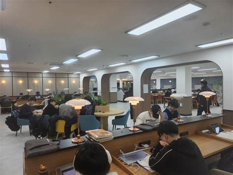 학교 기숙사에 스터디카페 생기더니…자율학습 열기 후끈