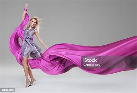 아름다운 여자 핑크 색상 스카프 비단에 대한 스톡 사진 및 기타 이미지 비단 스카프 직물 Istock