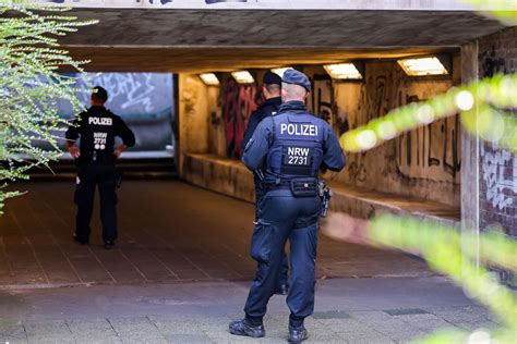 Polizei sucht nach Anschlag erneut Gebiet in Solingen ab