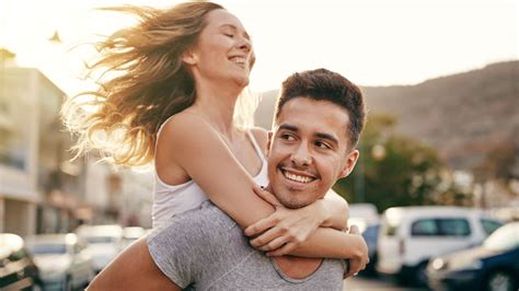 Subtle Behaviors That Make Others Instantly Fall In Love With You According To Psychology