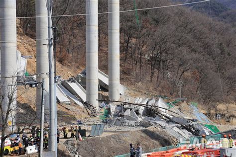 안성 고속도로 교각 붕괴 4명 사망·6명 부상…경찰 수사 착수 종합2보 공감언론 뉴시스