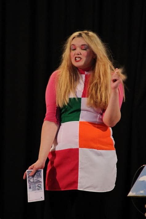 Sa Predstave Veliki Problemi U Maloj Glavi Pou Kri Evci