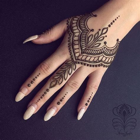 36 Beautiful Henna Tattoo Design Ideas In 2020 Henna Tattoo Hand Unique Henna Henna Tattoo