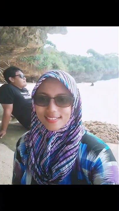Pantai Widodaren Pantai Tercantik Ternyaman Dan Tersembunyi
