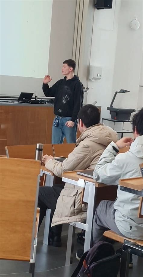 This Guy At My Friends Uni Wants You To Buy His Trading Course R