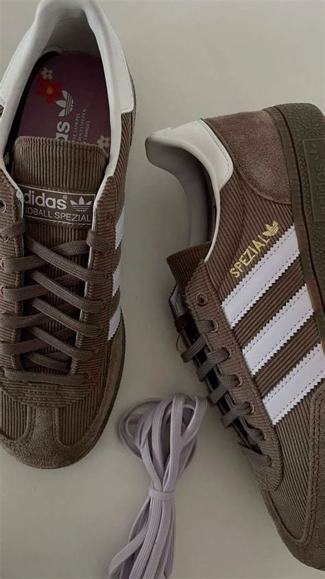 БАЙЕР ШОППИНГ В ЕВРОПЕ ТВОЯ ПРИМЕРОЧНАЯ ОНЛАЙН On Instagram Probador Es Adidas Spezial 🤎