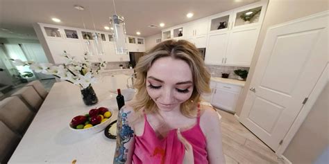 Horny Babe Goes Sex Date