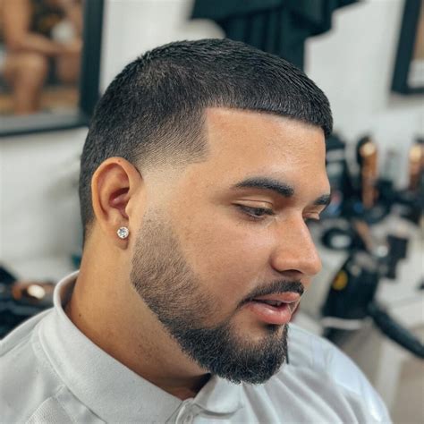 22 Best Low Taper Fade Haircuts For Men In 2024