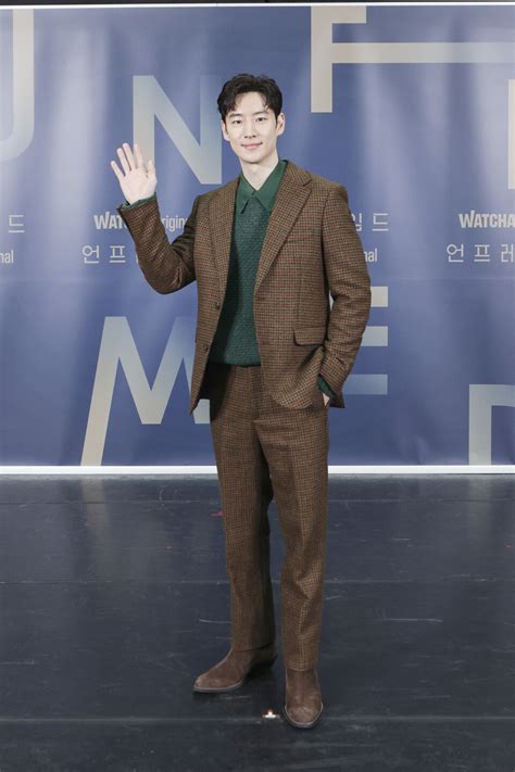 [포토]언프레임드 이제훈 감독으로 인사 드려요