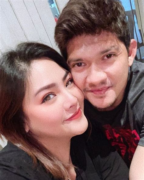 11 Years of Marriage, 8 Photos of Iko Uwais Who is Faithful in Protecting Audy Item - He Once ...