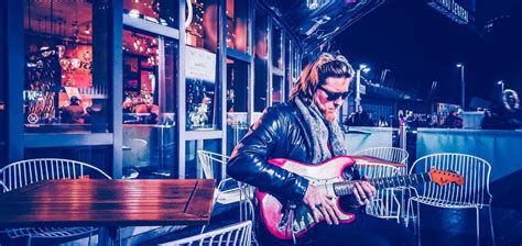 Andy Bennett The Hub