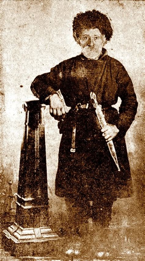 Hunters 97 წლის მოხუცი იყო მაგრამ ჯერ კიდევ ჯანითა და ღონით სავსე ჭრილობის შეხვევისას იგი