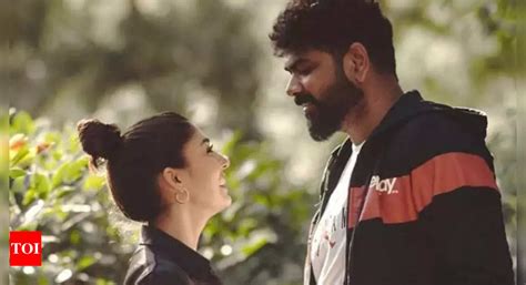 Vignesh Shivan To Find A Replacement For Nayanthara In Lic Tamil Movie News Times Of India