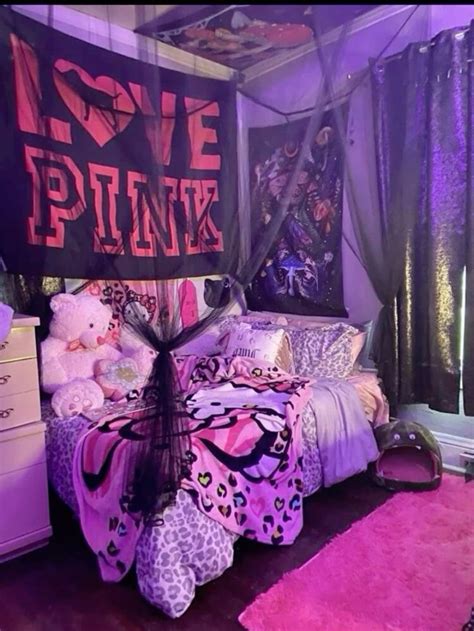 Pin By 美麻公主♡ On منشورات من خلالك In 2024 Grunge Room Hello Kitty
