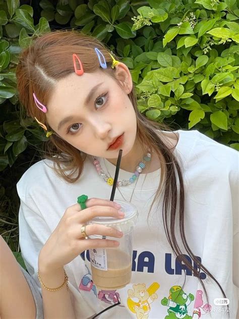 15 ไอเดียแต่งหน้าสงกรานต์ เปียกน้ำแบบสวยปัง พร้อมเคล็ดลับแต่งหน้ากันน้ำ