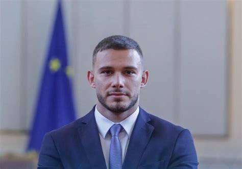 Най младият народен представител в два парламента най харесван от всички кандидати за депутати